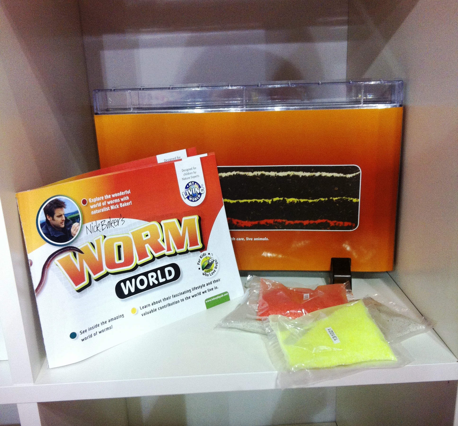 worm world — JUMP! MAG